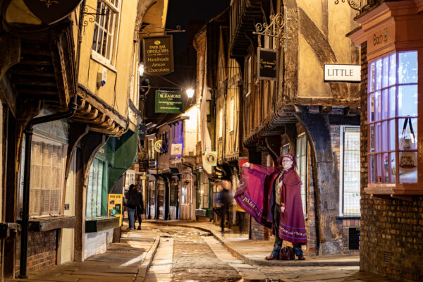 The Shambles, York – Our guide 2024 | Little Vikings (York for kids)