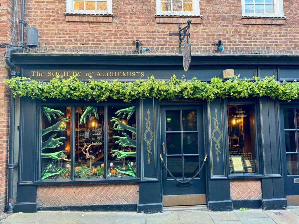 The Shambles, York – Our guide 2024 | Little Vikings (York for kids)